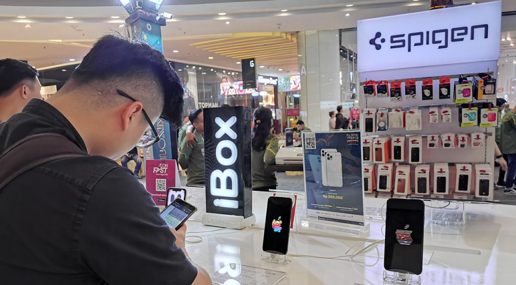 Membandingkan Penurunan Harga Handphone Flagship Lawas, Mana Yang ...