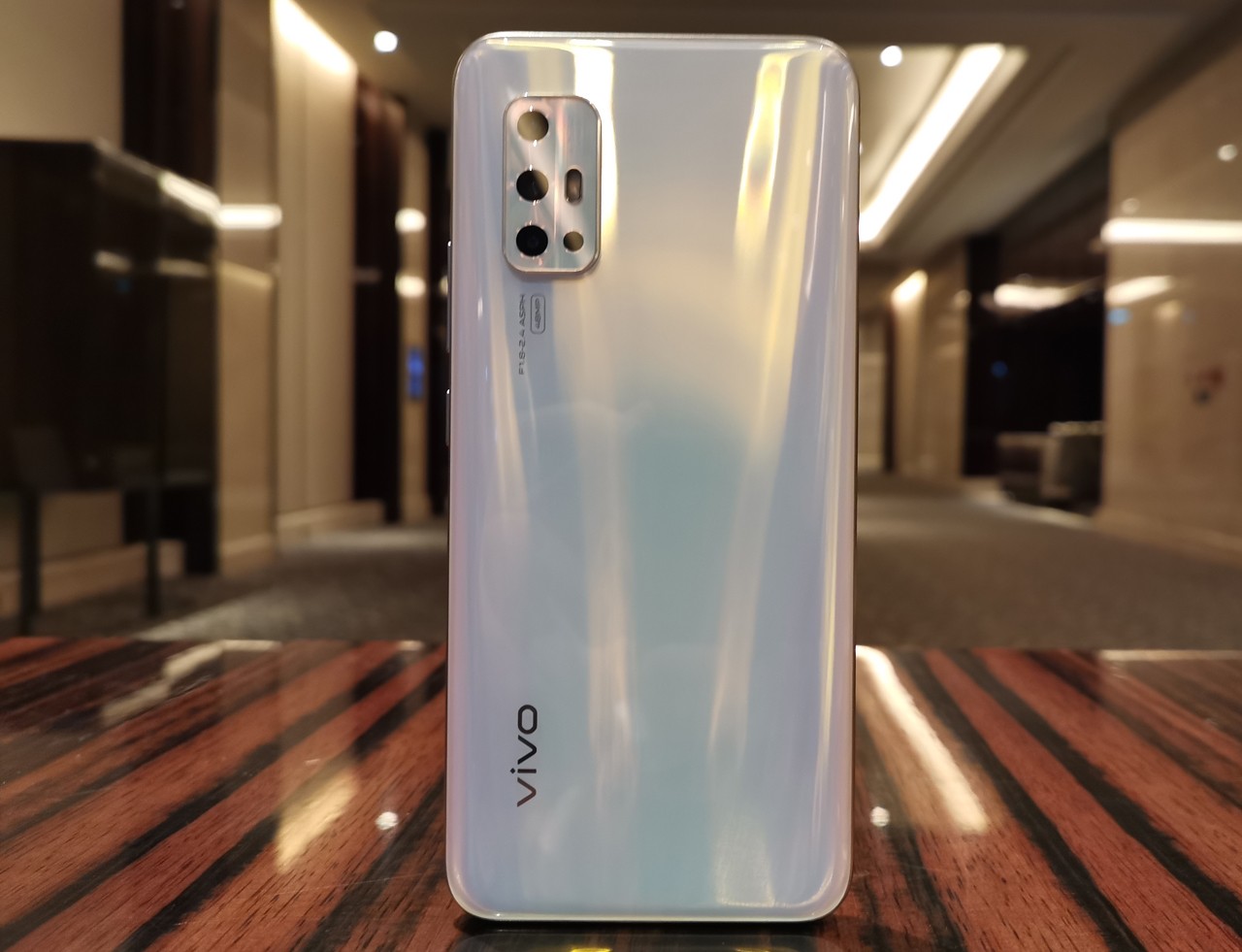 Resmi Dirilis di Indonesia, Vivo V19 Tampil Dengan Fitur-Fitur Modern | Gadgetren