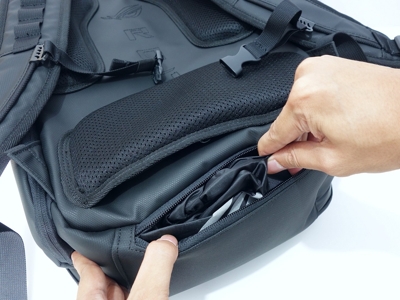 Review ROG Ranger BP3703 Gaming Backpack - Tas Esensial Untuk Para ...
