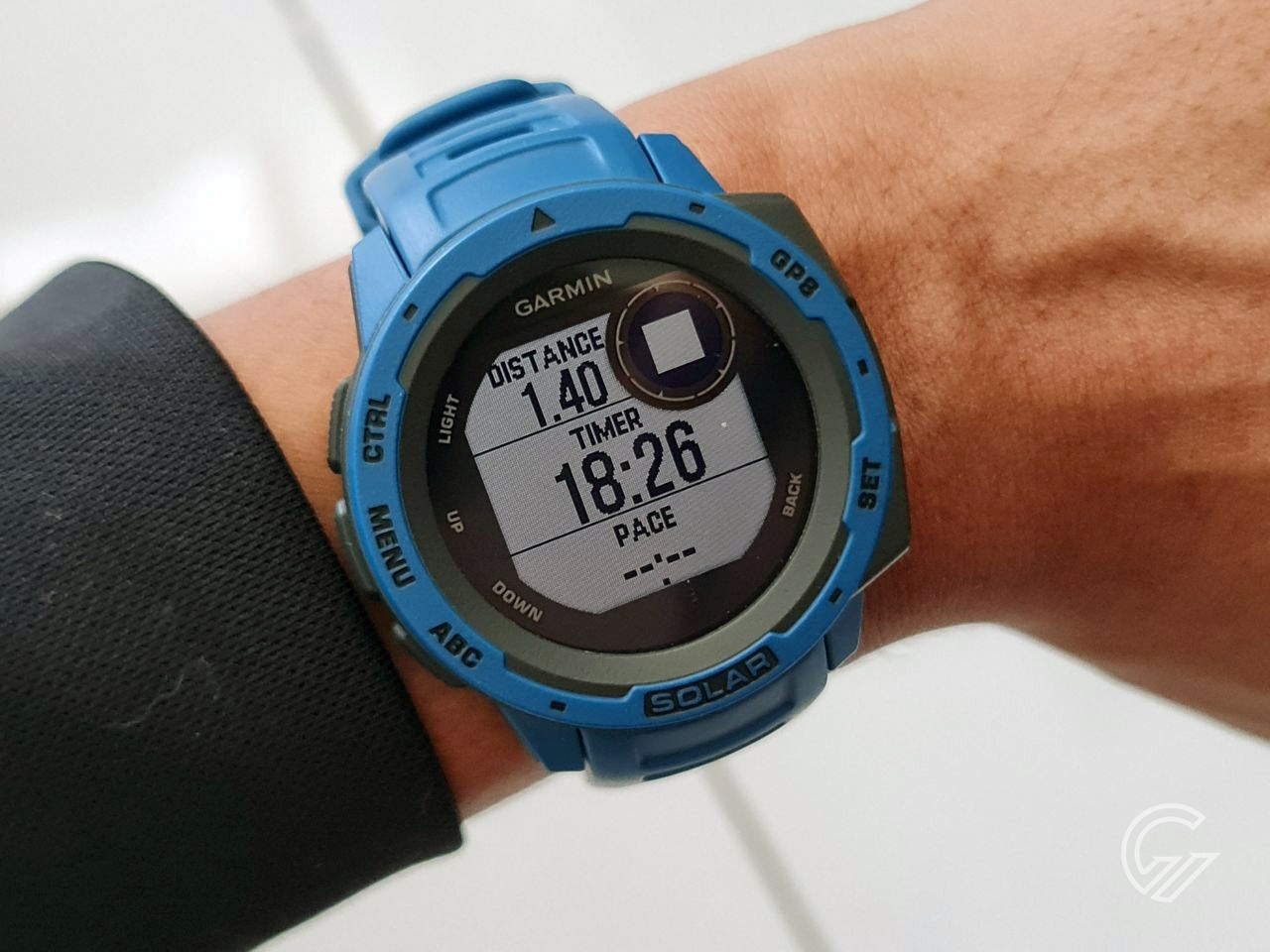 Review Garmin Solar Instinct – Jam Tahan Banting Dengan Panel Tenaga Surya