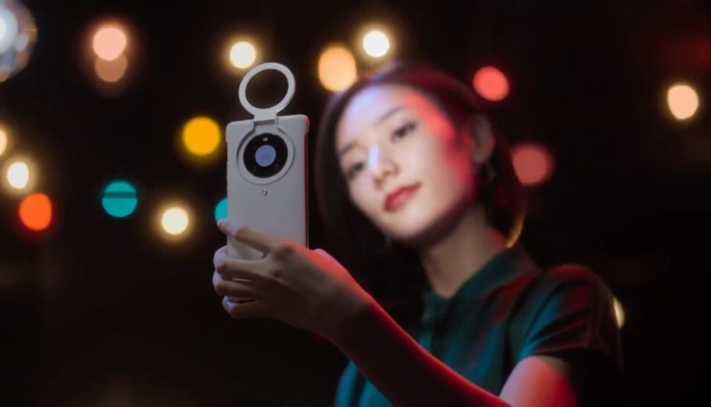 Selfie Semakin Kece, HUAWEI Ring Light Case Resmi Diperkenalkan di ...