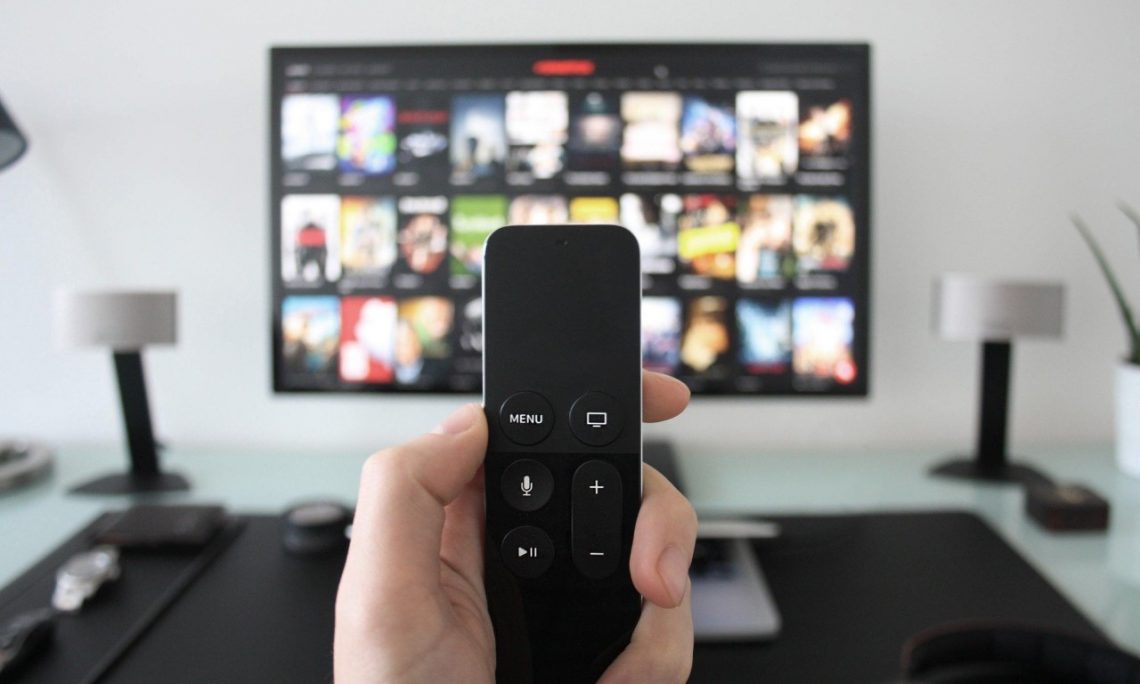 Berbeda Dari Monitor Umum, Apa Itu Interactive Display?