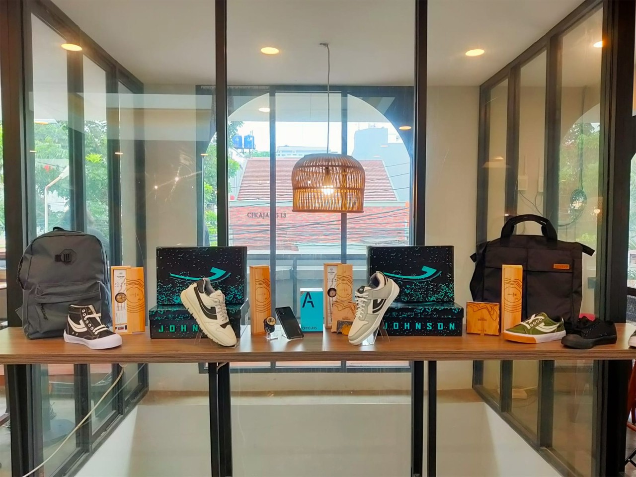 Sambut Akhir 2021, OPPO Kolaborasi dengan UMKM Hadirkan Produk Edisi ...