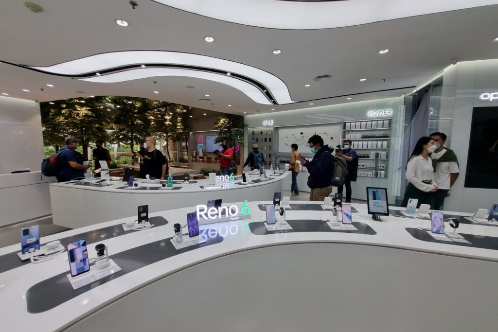 Modern dan Lengkap, OPPO eXperience Store Hadir di Kota Bandung