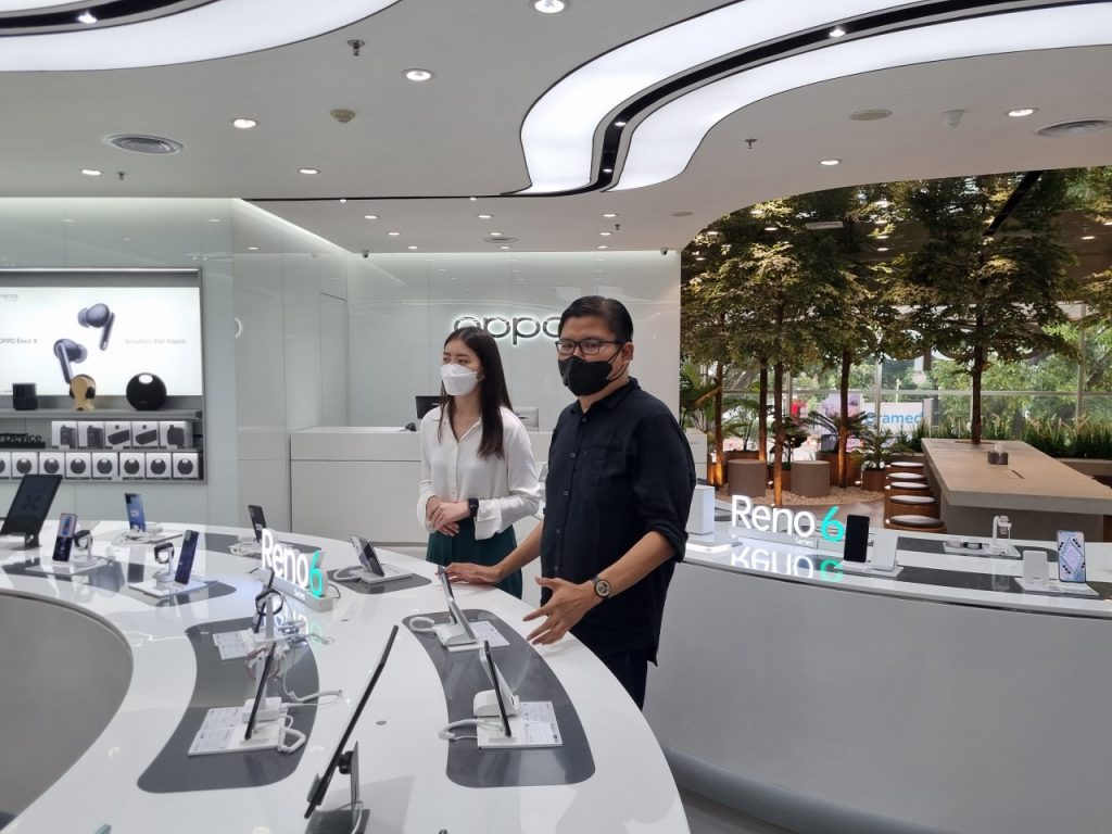 Modern dan Lengkap, OPPO eXperience Store Hadir di Kota Bandung
