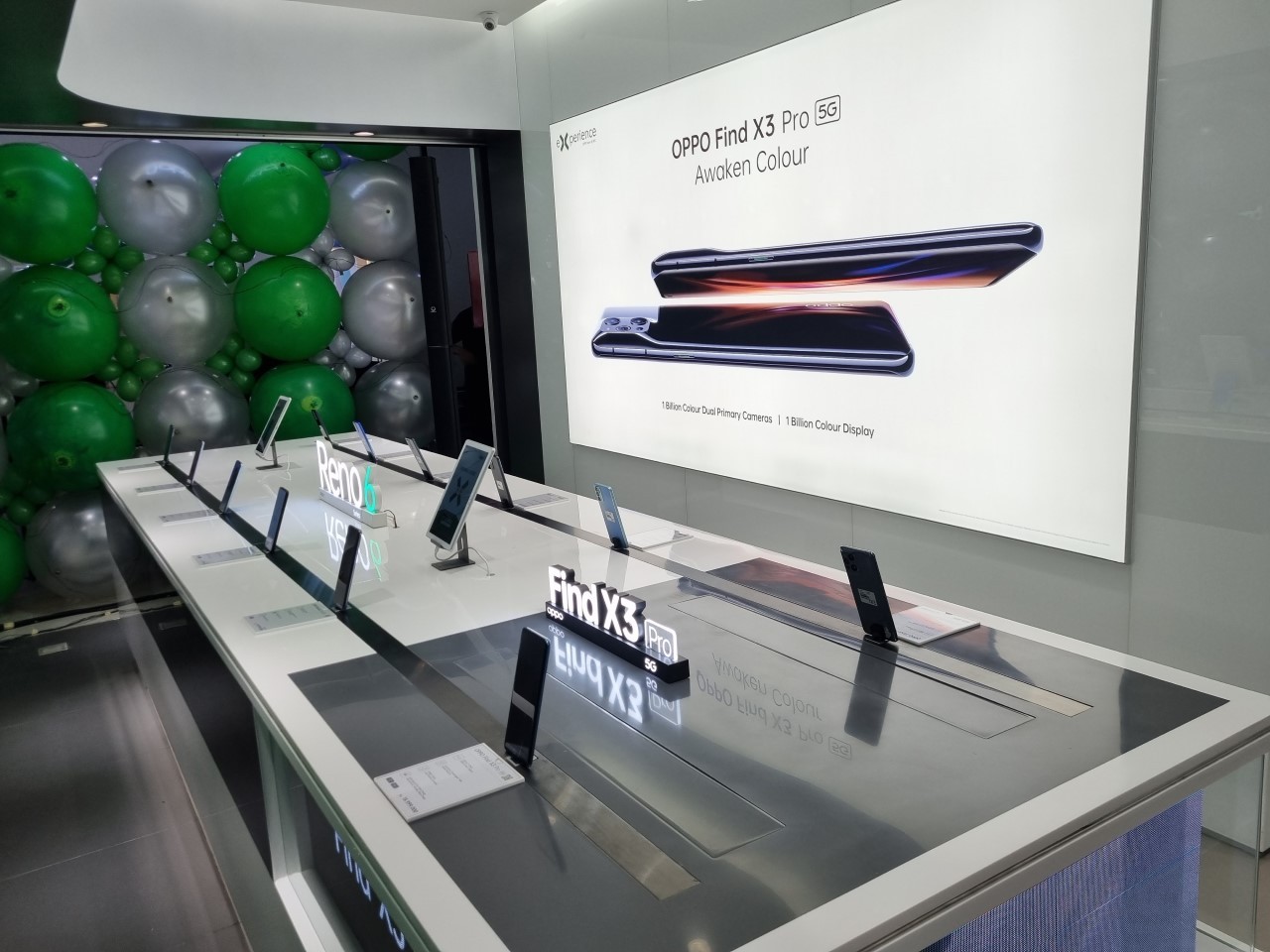 Modern dan Lengkap, OPPO eXperience Store Hadir di Kota Bandung