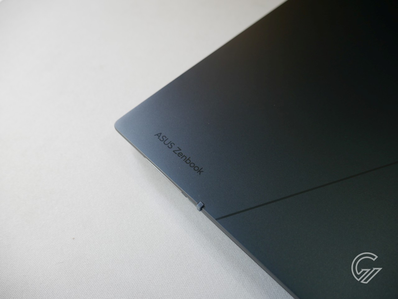 Review ASUS Zenbook 14 OLED UX3402 – Layarnya Memukau Mata