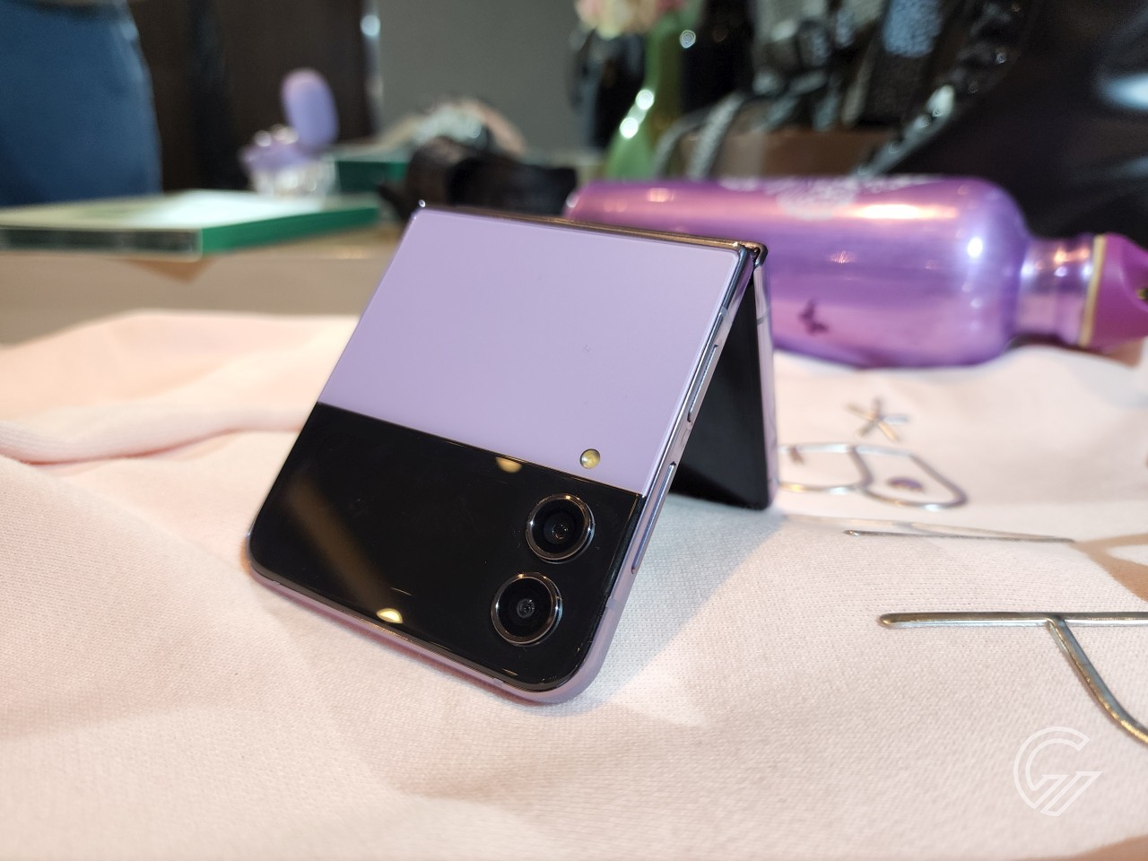 Samsung Gelar Penjualan Perdana Galaxy Z Fold4 dan Galaxy Z Flip4 ...