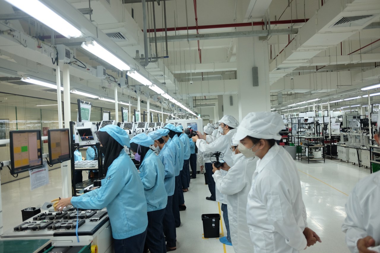 Lebih Dekat dengan Bandara dan Pelabuhan, Pabrik Baru OPPO Resmi Beroperasi