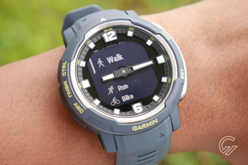 Review Garmin Instinct Crossover – Smartwatch Tapi Ada Jarum Jam Analog?