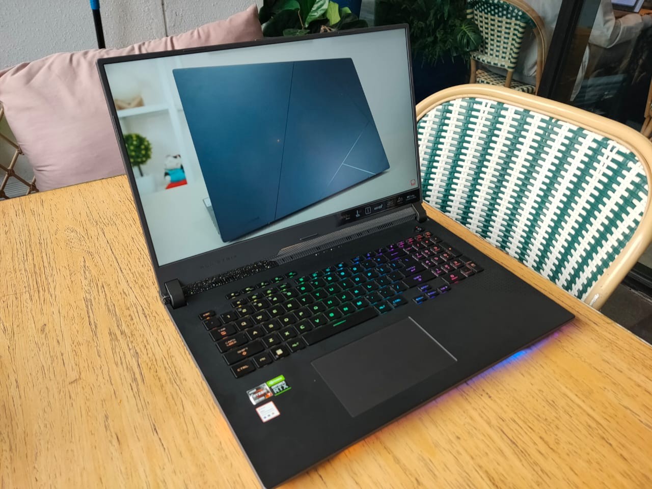 Hands-On ASUS ROG Strix G17 | Gadgetren