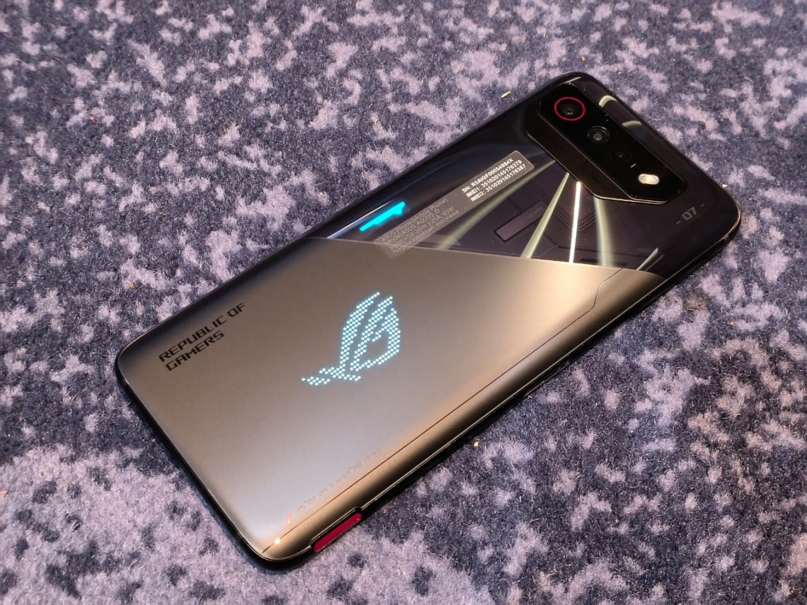 Handphone Gaming Seri ROG Phone 7 Resmi Meluncur | Gadgetren