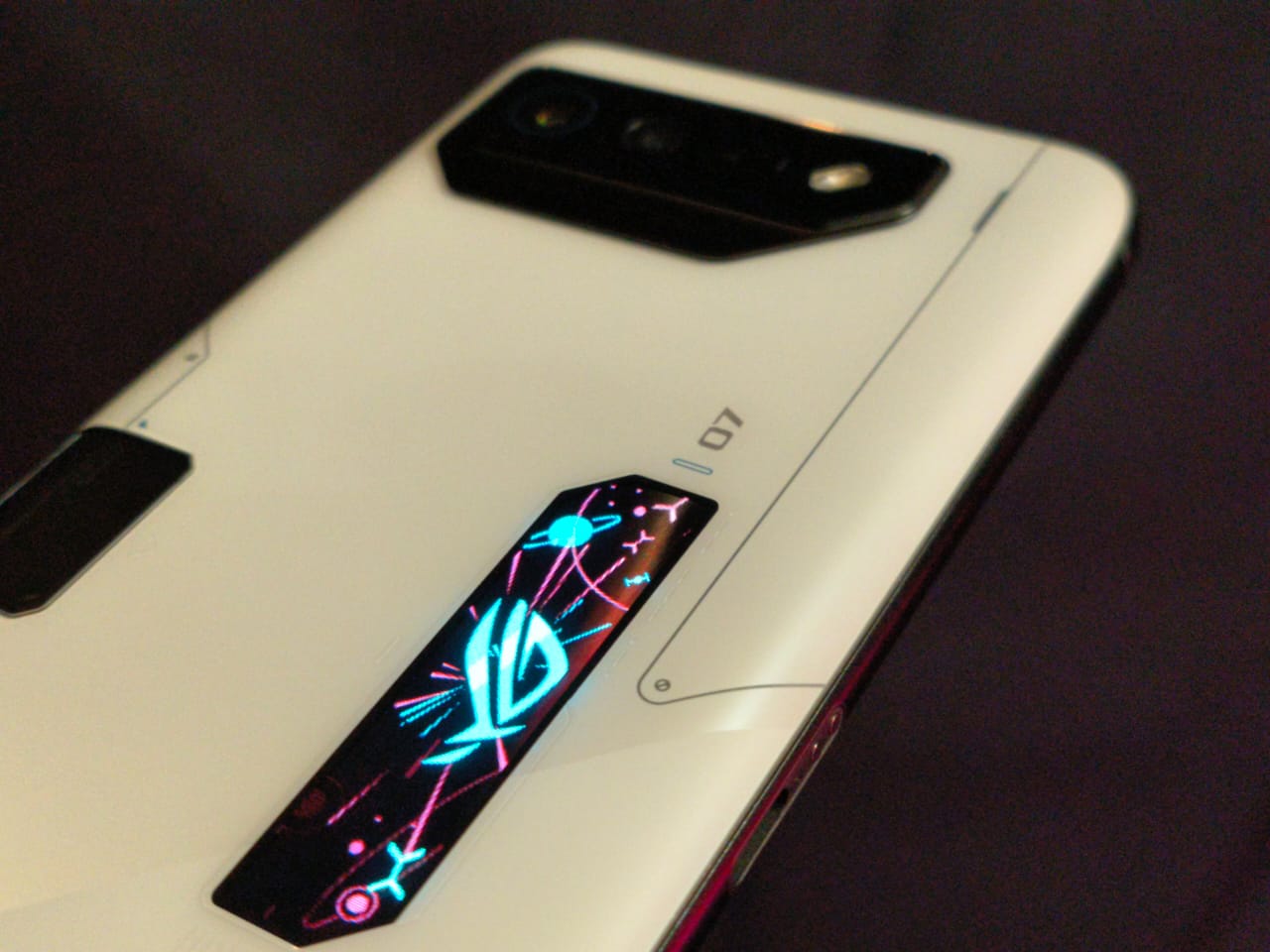 Handphone Gaming Seri ROG Phone 7 Resmi Meluncur | Gadgetren