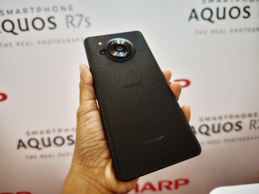 Sharp AQUOS R7s dan AQUOS V7 Plus Resmi Dirlis | Gadgetren