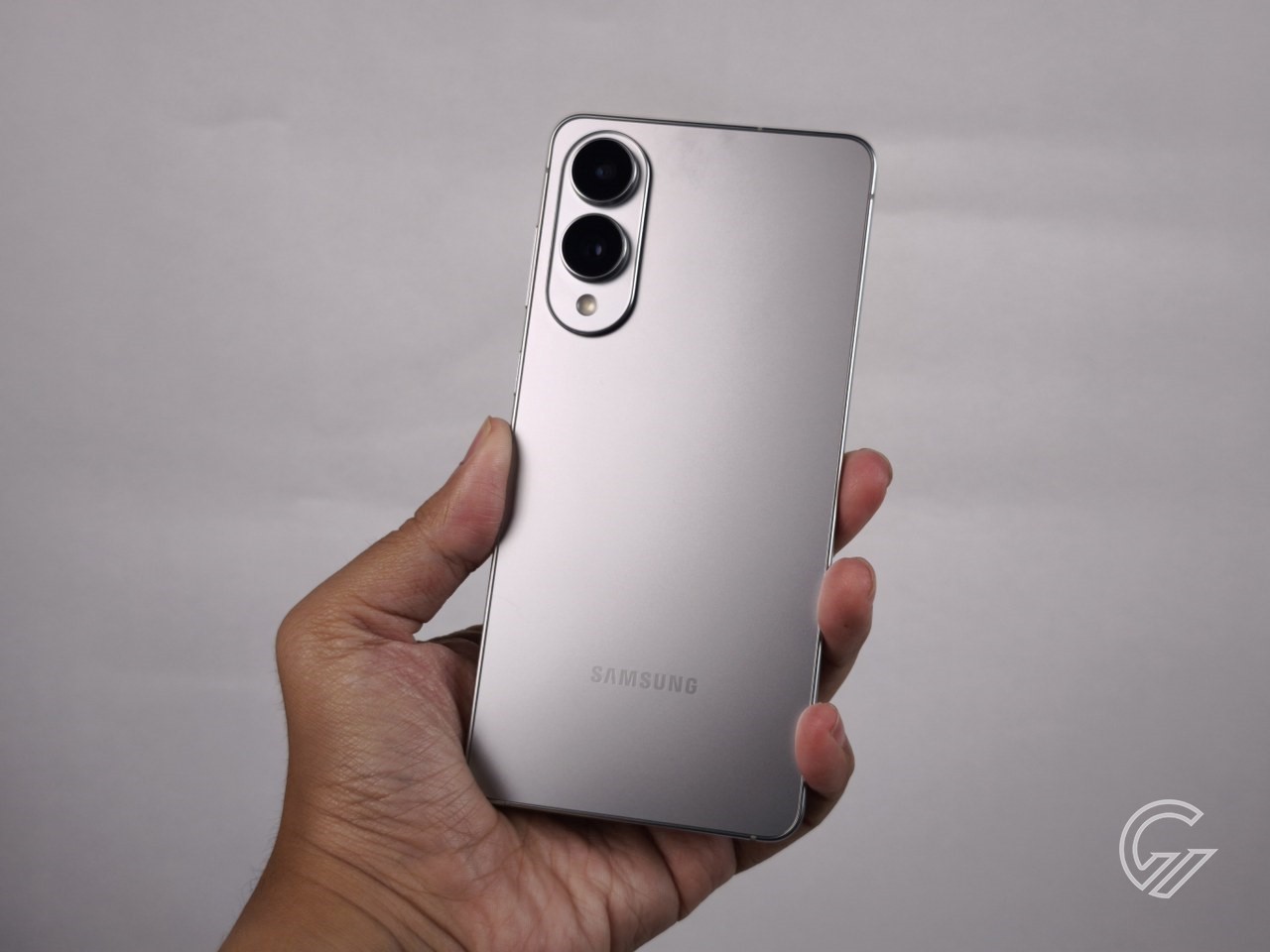 Cara Mengembalikan Warna Layar HP Samsung Hitam Putih Biar Kembali Normal!