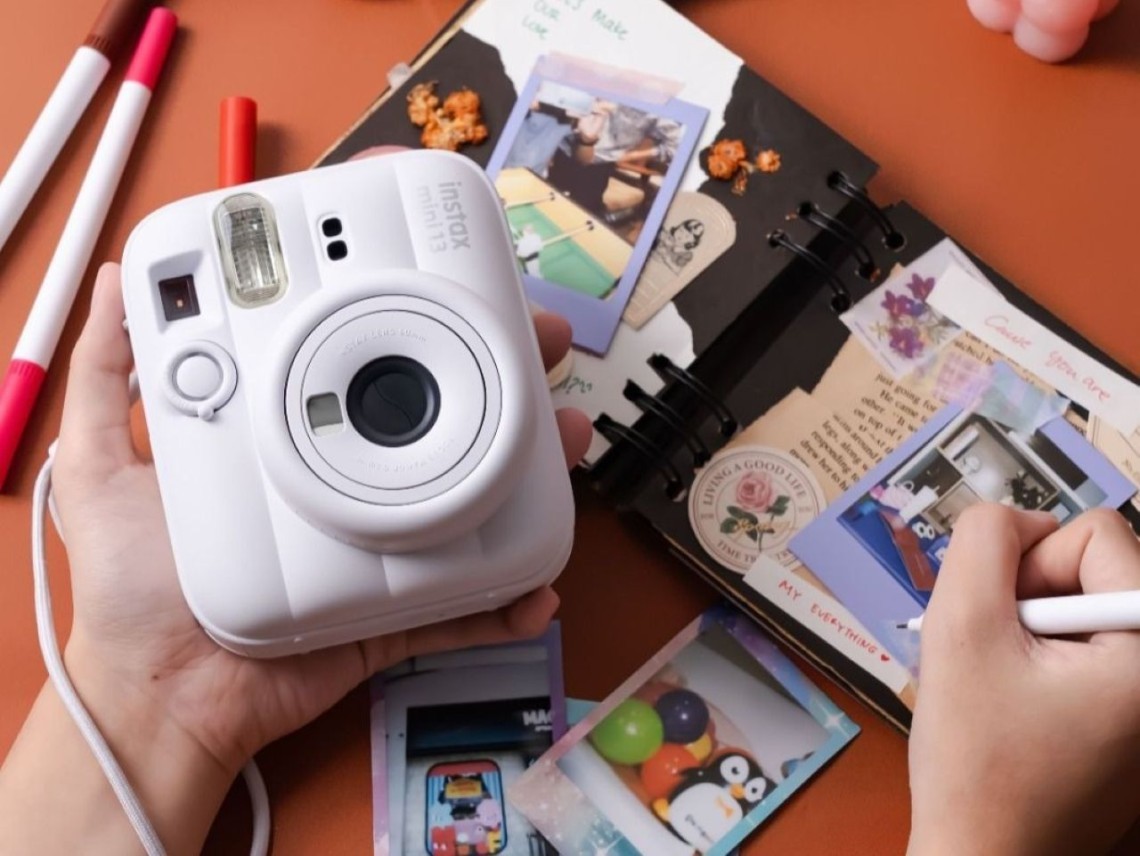 Kamera Instan Analog FUJIFILM instax Mini 13 Resmi Tersedia di Indonesia